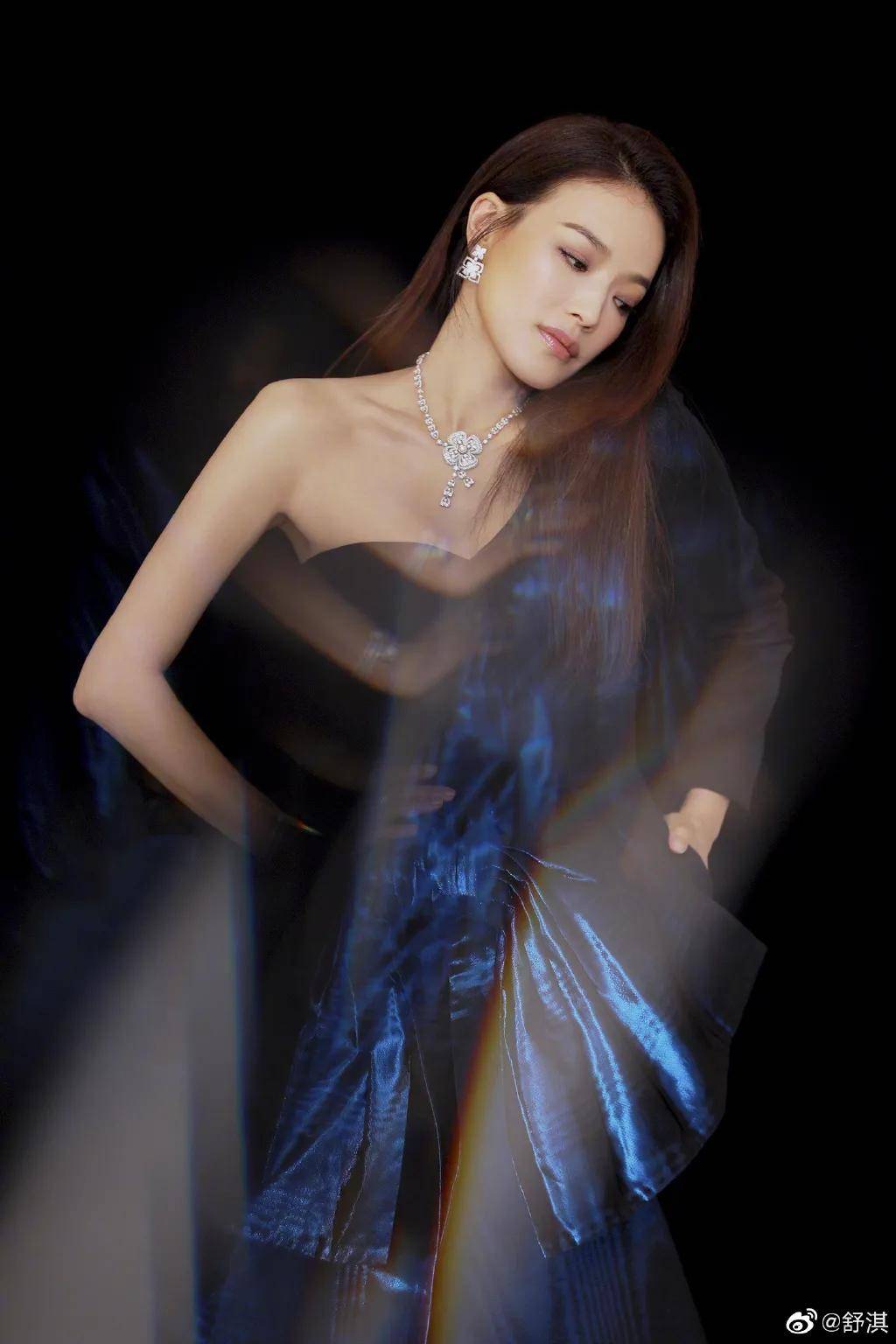 摆脱“艳星”标签20年：44岁的舒淇重新出发，为自己而活 -6parkbbs.com