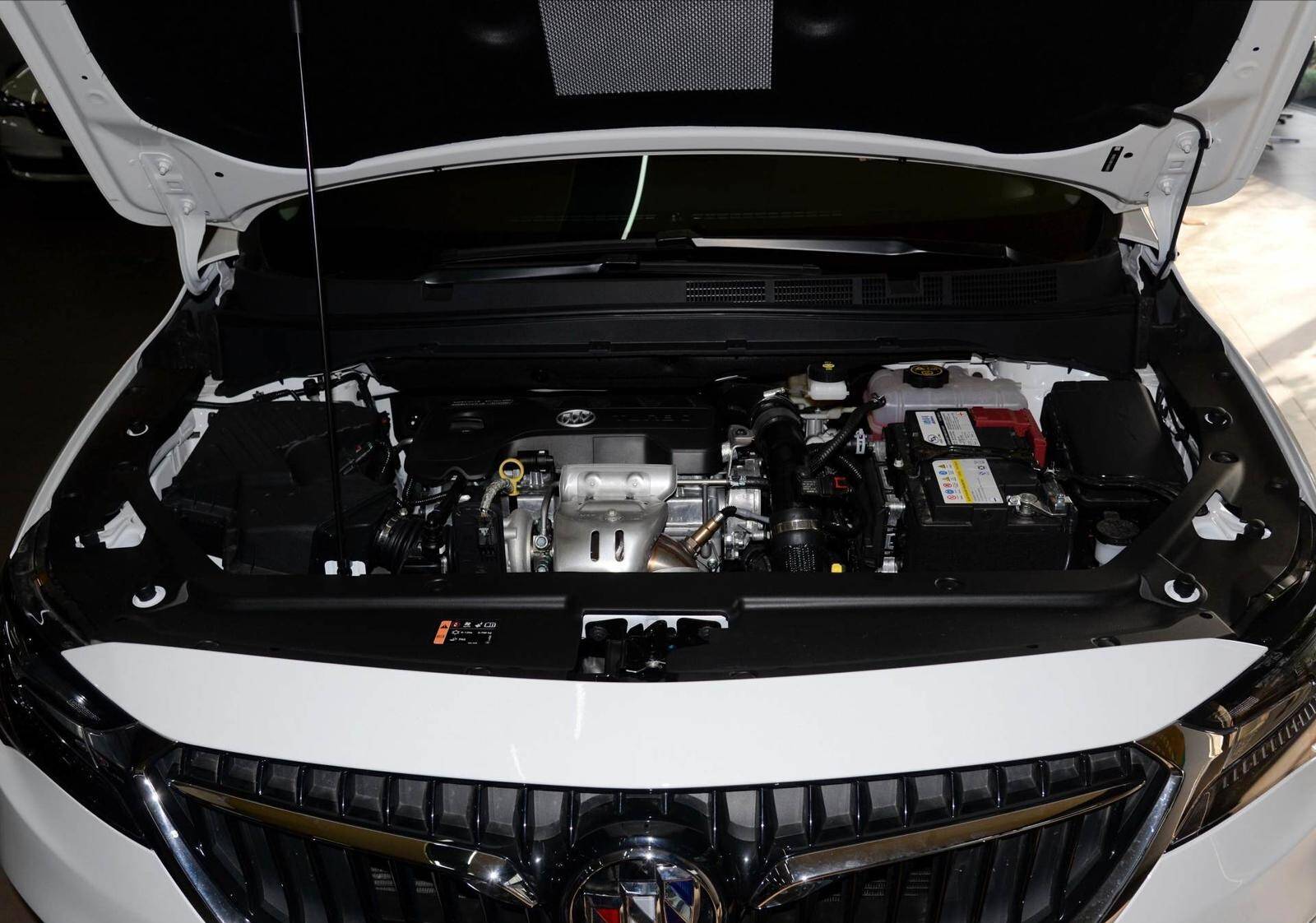 首台新款别克GL6到店，中控连体屏+6座，油耗6升，落地11万真帅气_搜狐汽车_搜狐网