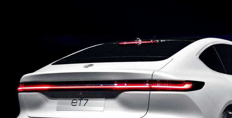 面对最大续航超1000km的蔚来eT7，颤抖的会是BBA吗？_搜狐汽车_搜狐网