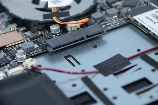 办公游戏全能，十代酷睿 + MX350 不足 4K，机械革命 S2 体验_笔记本