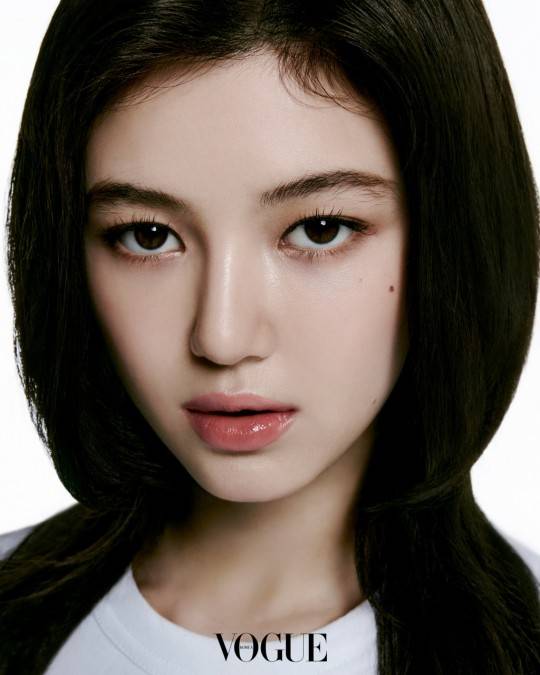 NewJeans成员DANIELLE画报曝光 时尚表现力好强！-搜狐大视野-搜狐新闻