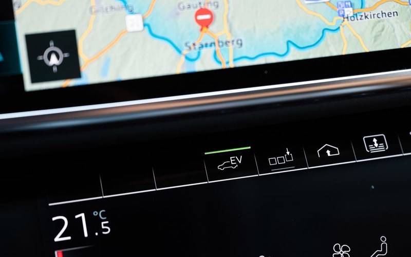 奥迪A8L也出混动版了，纯电续航40km，或108.9万起-搜狐大视野-搜狐新闻