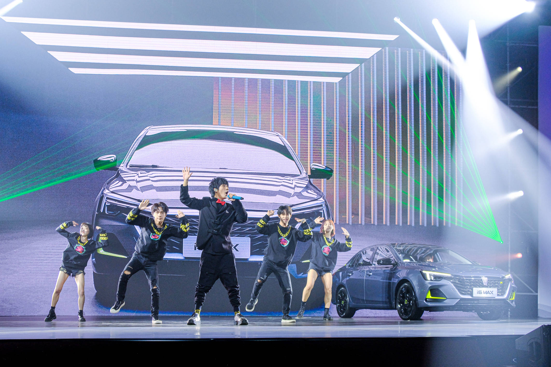 荣威i6 MAX及插电混动荣威ei6 MAX同步上市_搜狐汽车_搜狐网