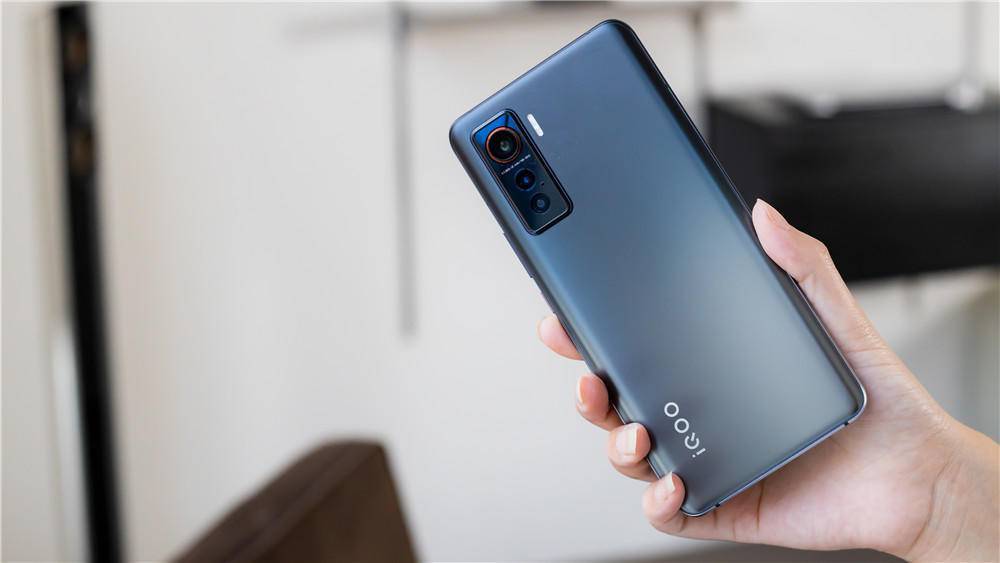 iQOO 5实际体验如何？看看第一批用户怎么说_性能