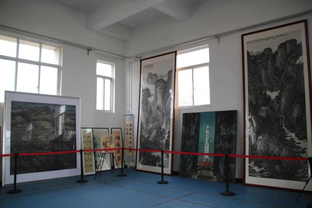 张晓宏山水画作品首次亮相黄河中学引起社会良好反响-搜狐大视野-搜狐新闻