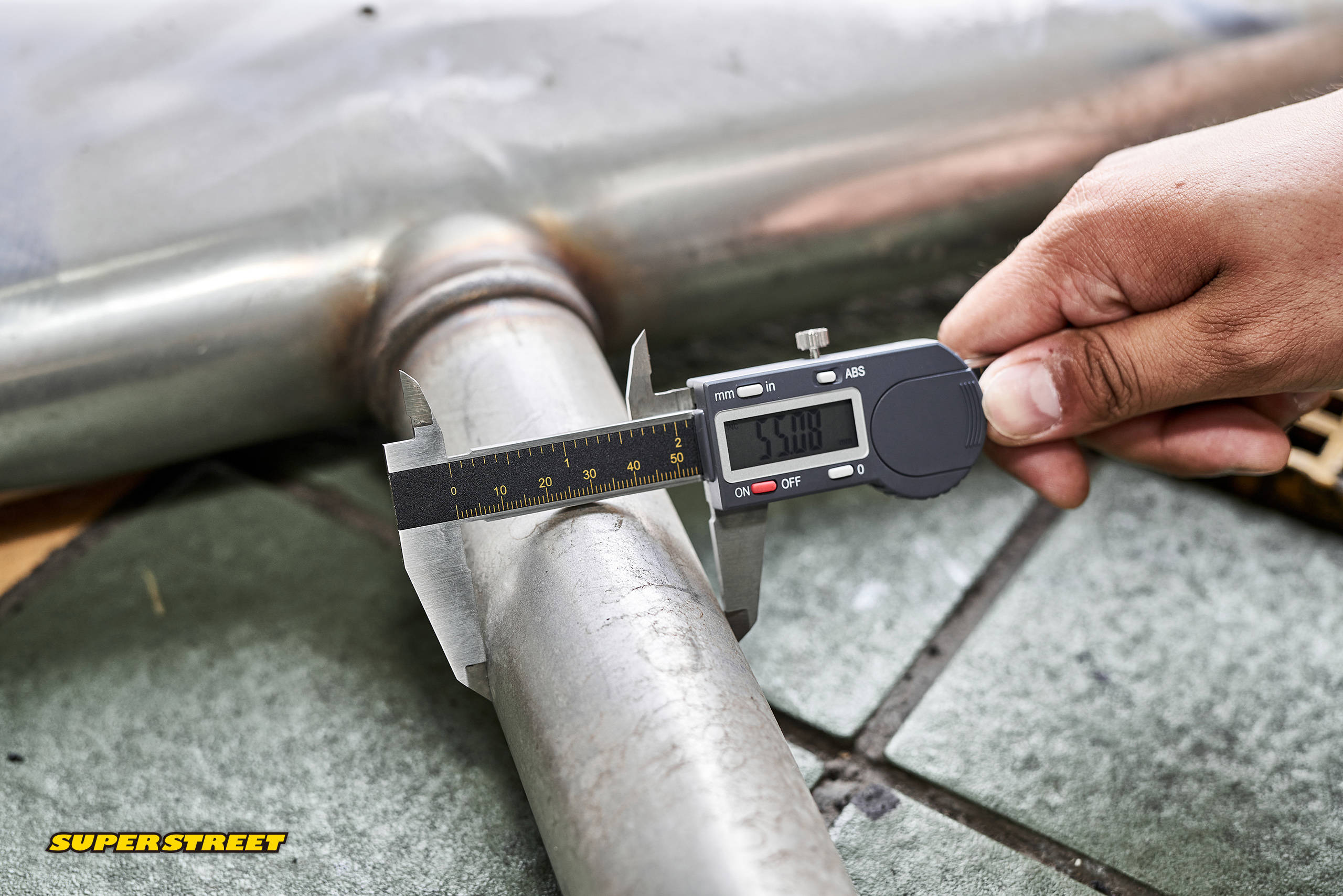 初步升级 高尔夫7.5 R-LINE改装CGW中尾段排气碳纤维饰件_搜狐汽车_搜狐网