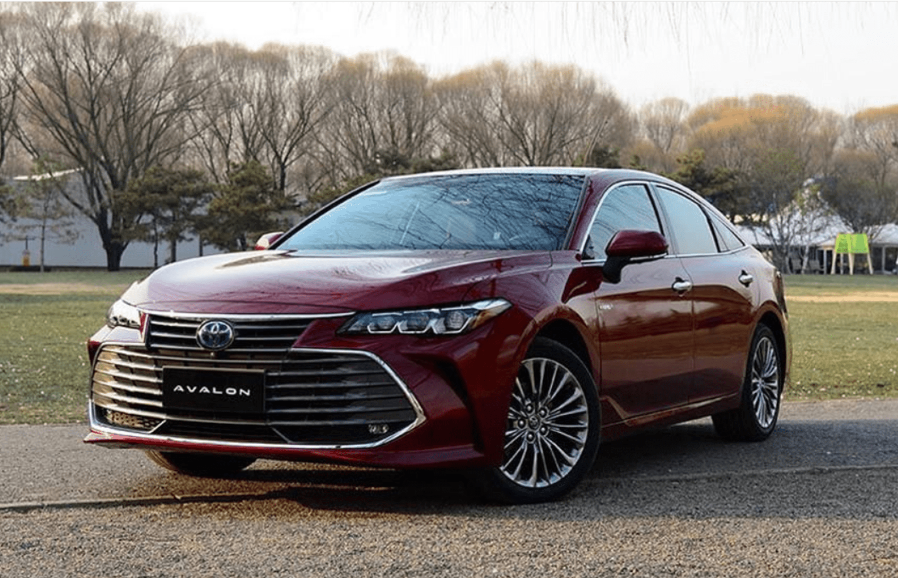 丰田“王牌”车，车长近5米，2.5L+8AT油耗5.8L，配10个气囊_搜狐汽车_搜狐网