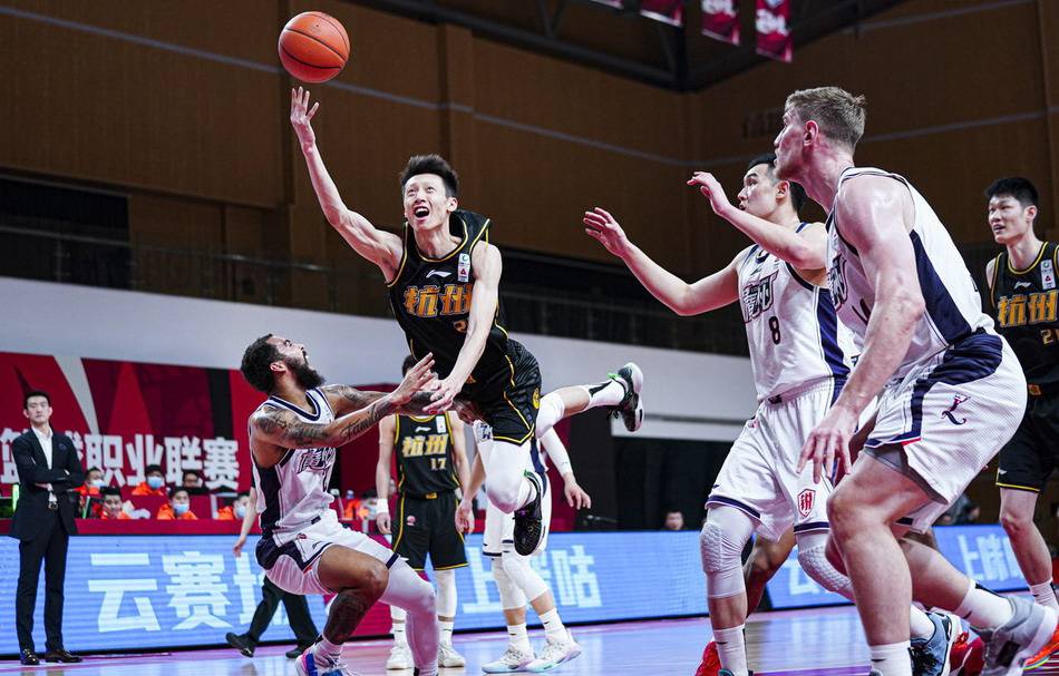 5人得分上双，广厦108-103广州男篮，结束CBA2连败-搜狐大视野-搜狐新闻