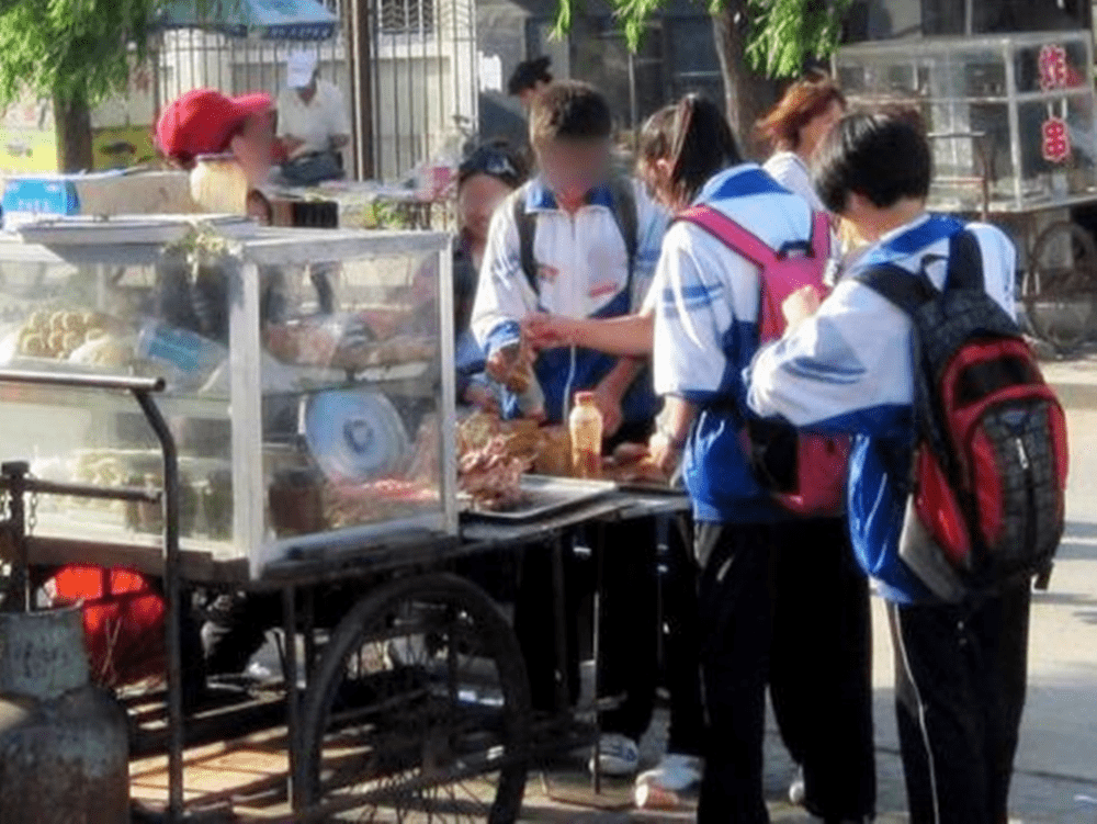 校门口受欢迎的几种 小吃”,无数学生为之着迷,有你喜欢的吗?孩子
