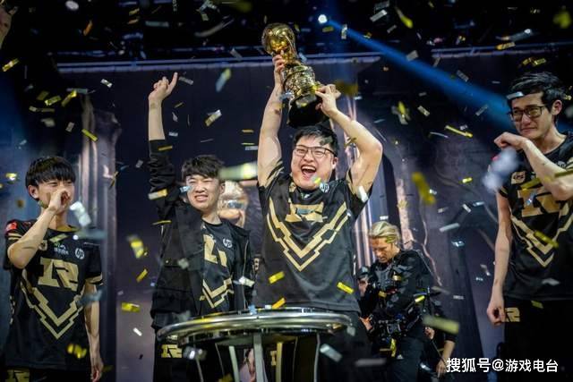 姿态和Letme互怼，姿态为何当众发怒？却不是因为“替补”_选手