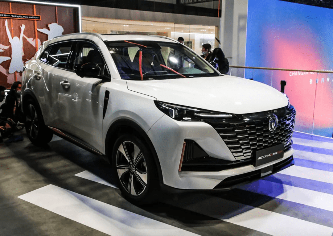 更年轻了些，全新一代CS55 PLUS将8月上市_搜狐汽车_搜狐网