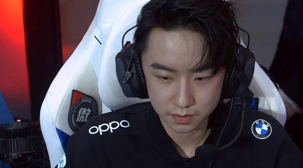 FPX新上单第一场就超神！而且打出两次单杀，Doinb赛后直接笑裂了_比赛