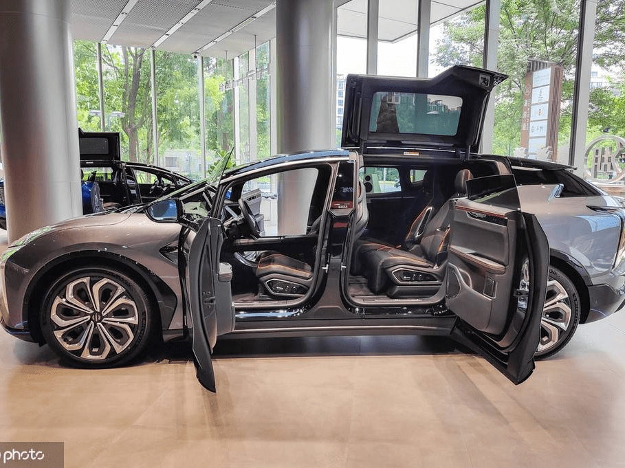 实拍高合汽车 HiPhi X电动车造型炫酷价格不菲-搜狐大视野-搜狐新闻