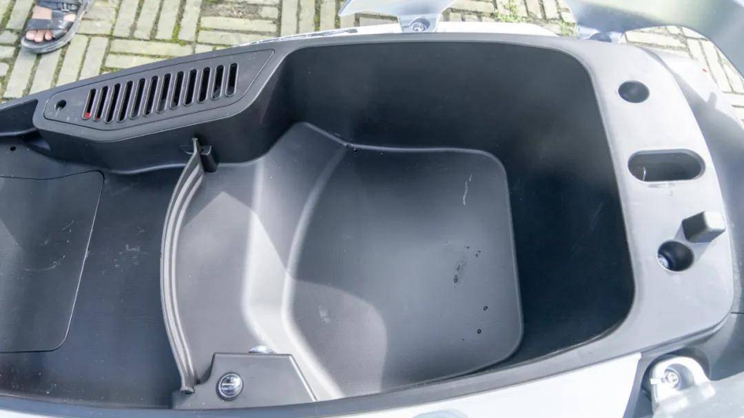 看起来很ADV的踏板—27890元起大阳ADV350静态测评-搜狐大视野-搜狐新闻