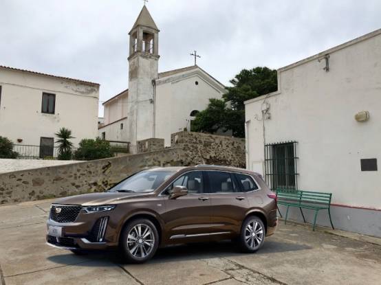 对比奔驰GLC，凯迪拉克XT6价格美丽颜值不低，豪华大气更值得_搜狐汽车_搜狐网