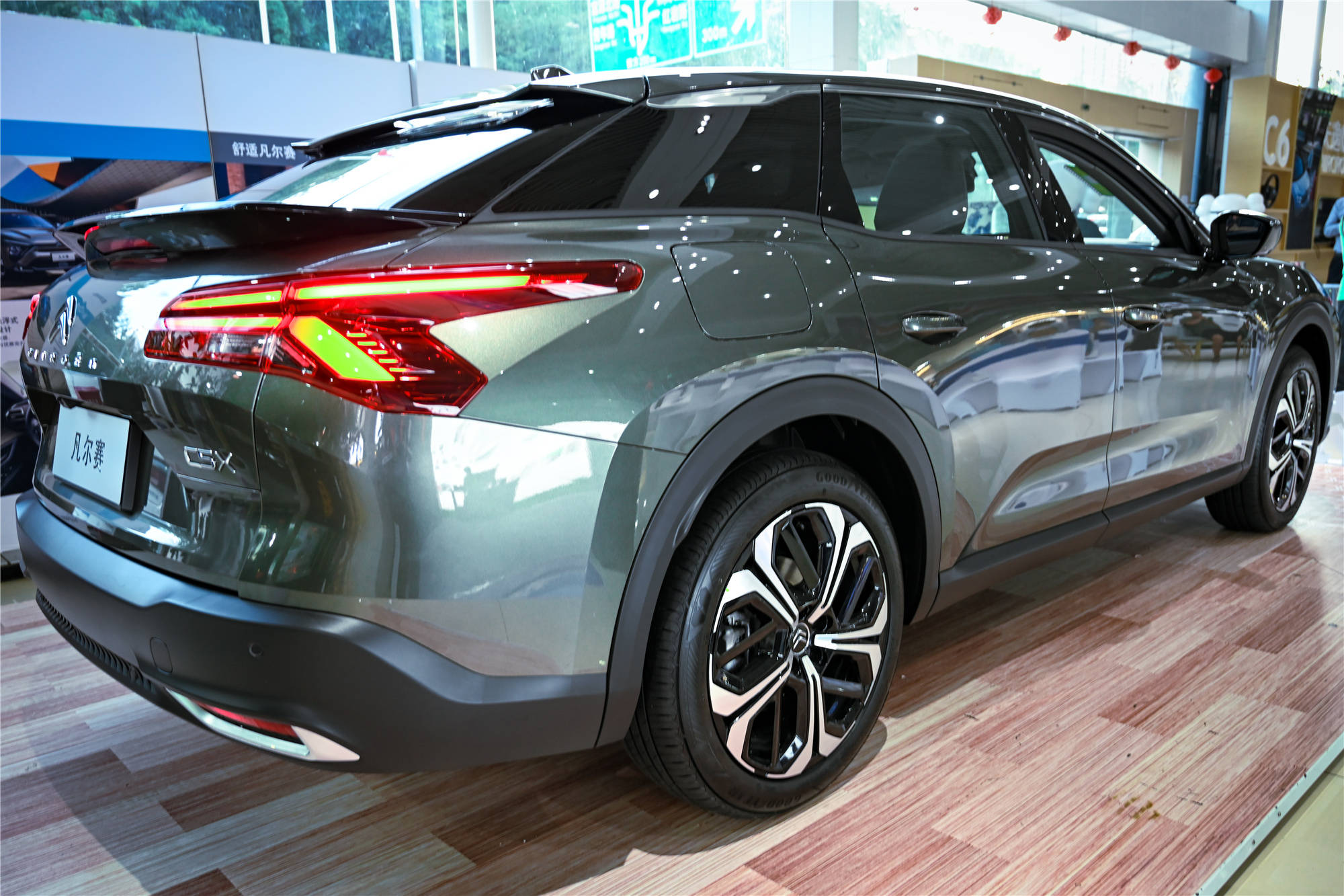 入门即凡尔赛，凡尔赛C5 X正式上市14.37万起售_搜狐汽车_搜狐网