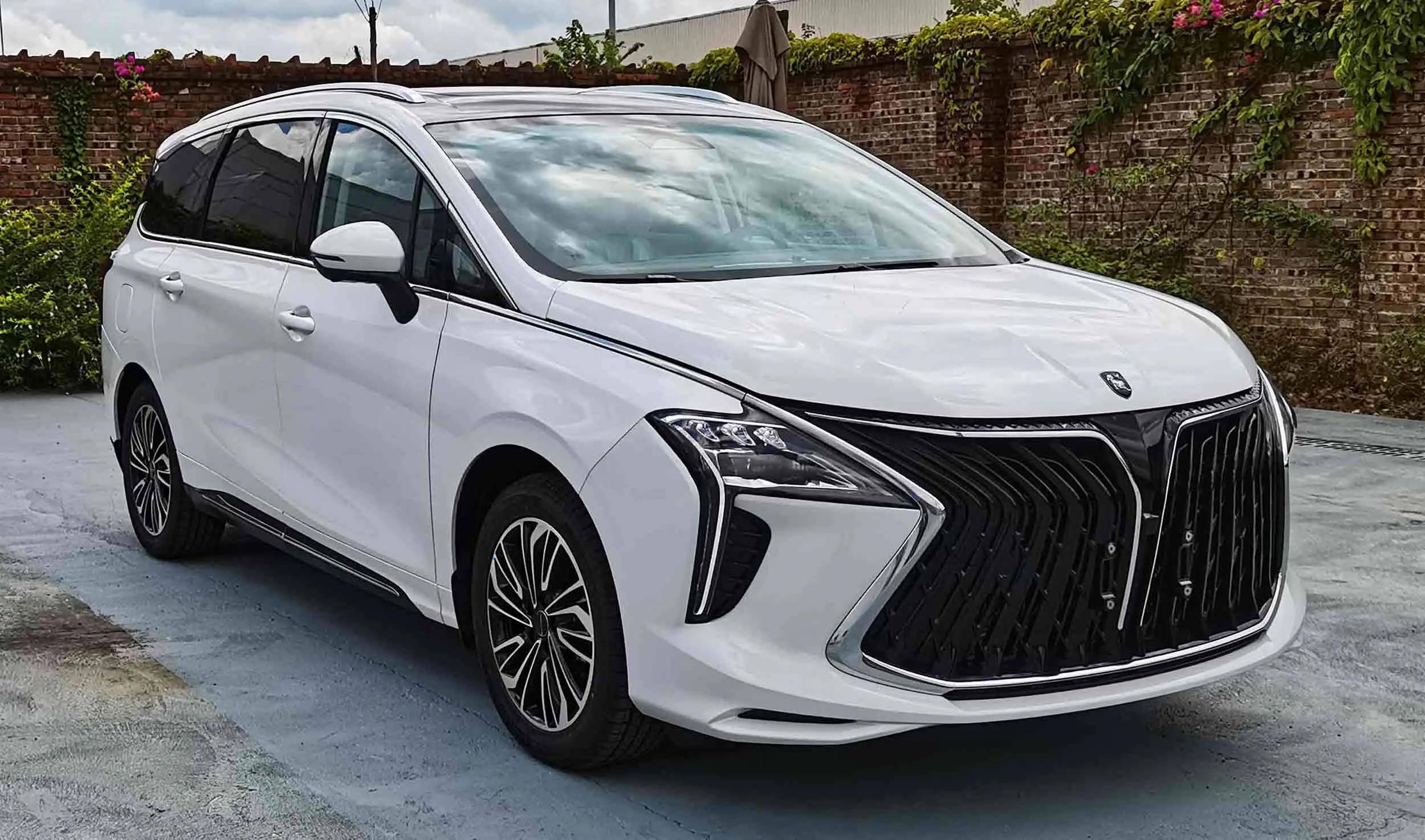 东风风行M4曝光，轴距2900mm的MPV，却没有侧滑门？_搜狐汽车_搜狐网