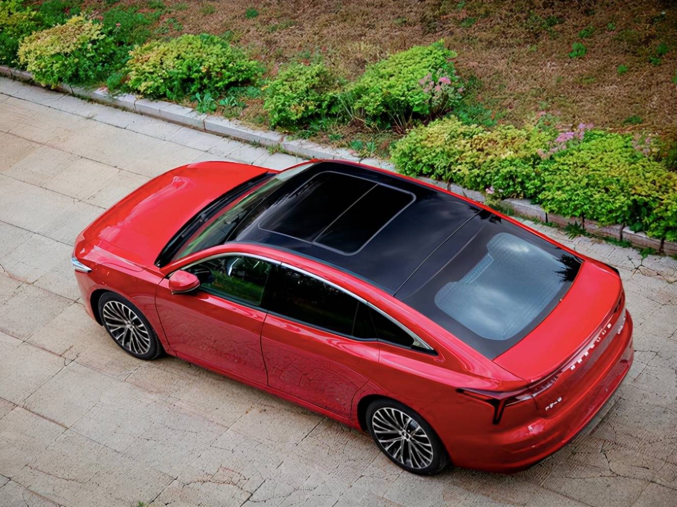 价格值得期待 奔腾B70 2.0T官图发布 10月底上市_搜狐汽车_搜狐网