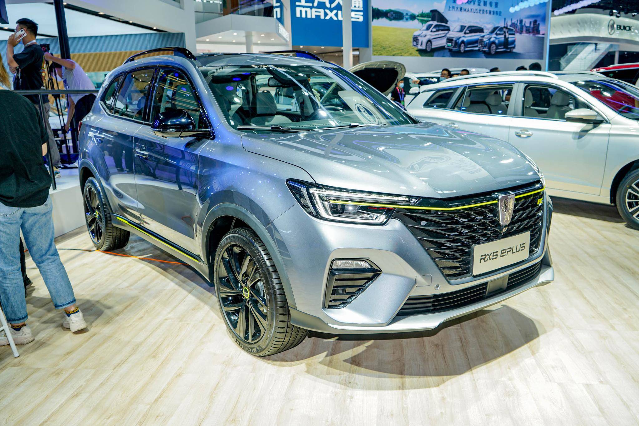 售价小幅下调 新款荣威RX5 ePLUS上市 15.28万起_搜狐汽车_搜狐网