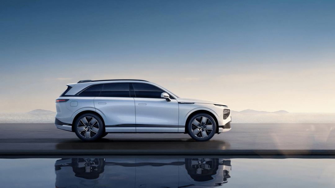 国内首款基于800V高压SiC平台的量产车，全新智能旗舰SUV 小鹏G9全球首发亮相_搜狐汽车_搜狐网