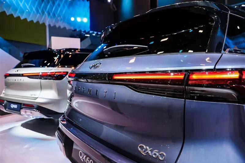 都是2.0T+9AT，凯迪拉克XT6和英菲尼迪QX60如何选？_搜狐汽车_搜狐网