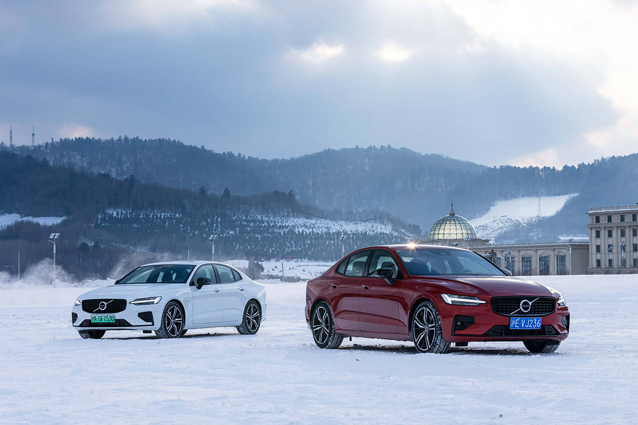 2.0T+48V+8AT 还有插电版！沃尔沃S60冰雪试驾_搜狐汽车_搜狐网