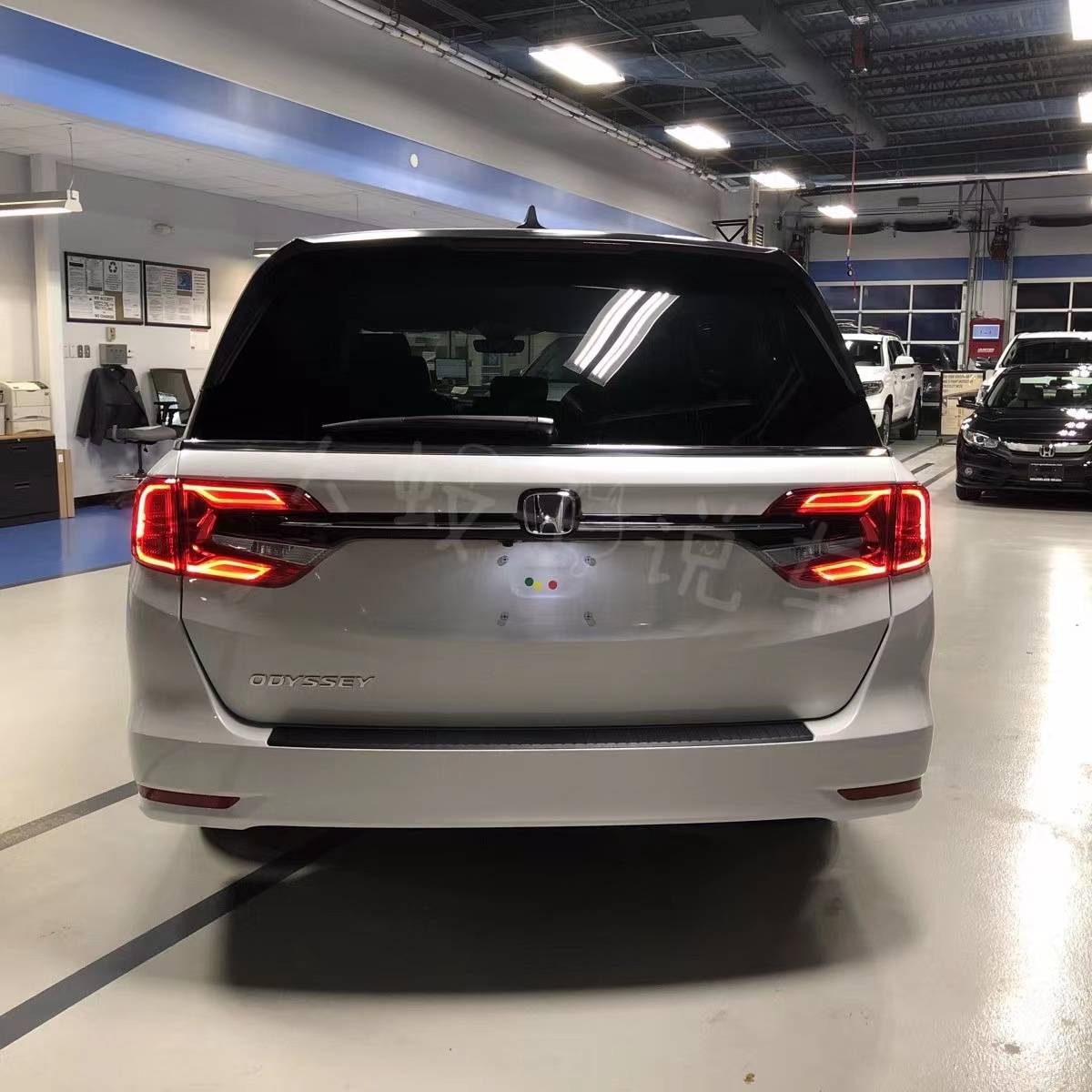 本田MPV的“新霸主”，10AT+宽体车身，尺寸超越埃尔法，落地33万_搜狐汽车_搜狐网