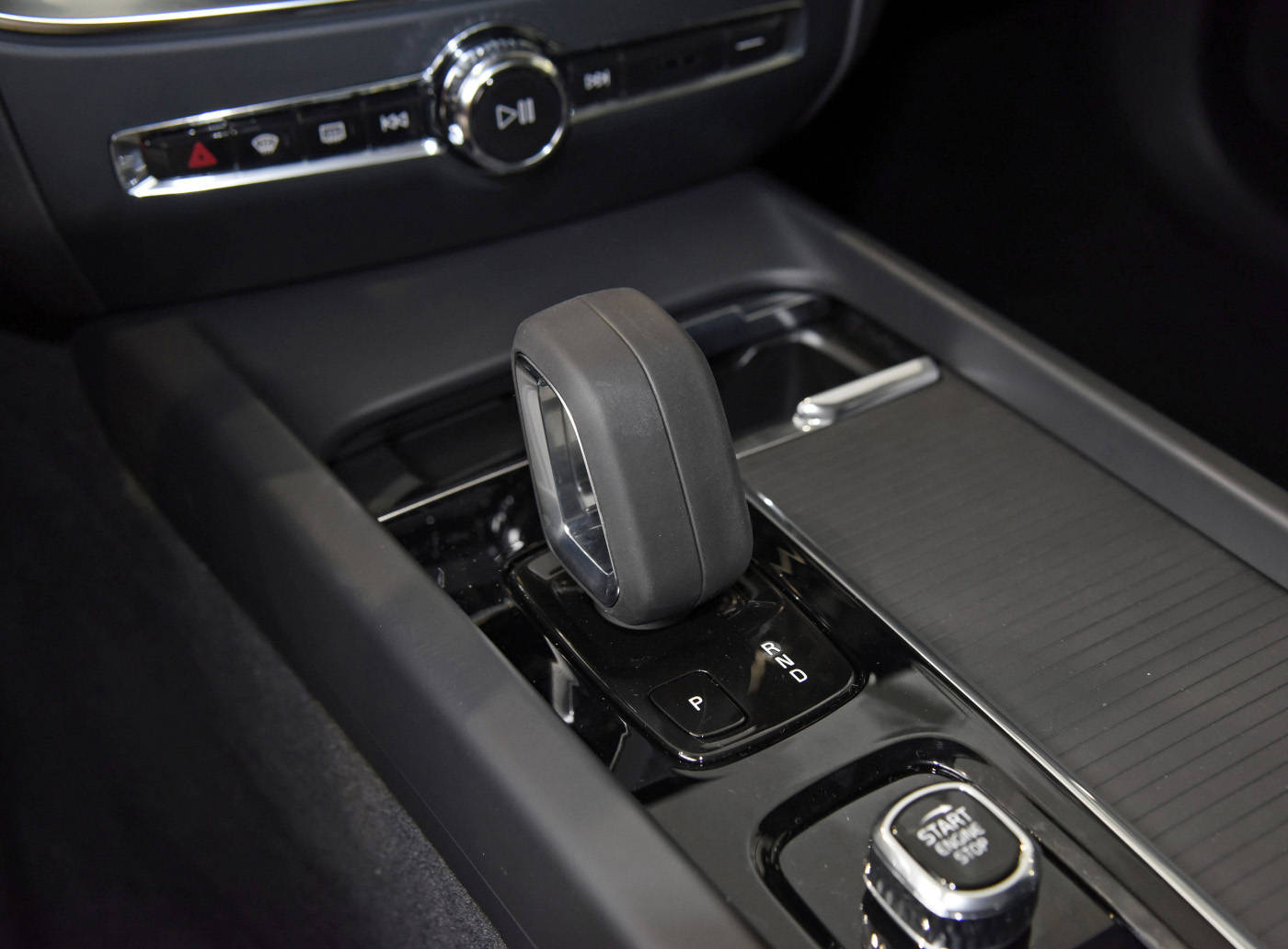 沃尔沃S60跌至24万多，197马力+48V轻混，还看什么凯美瑞_搜狐汽车_搜狐网