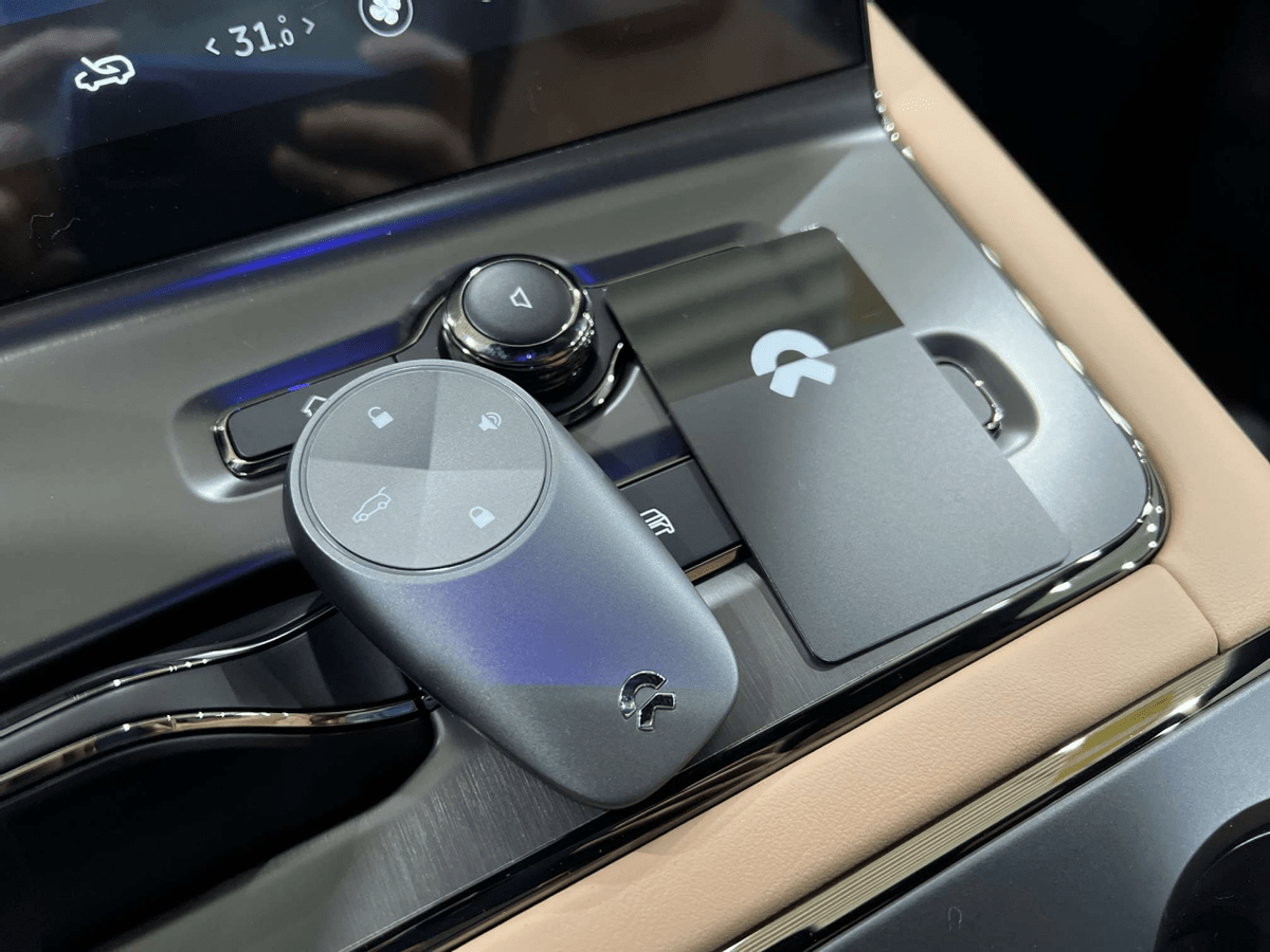 从奔驰GLC到蔚来ES8，以后有TA伴我同行_搜狐汽车_搜狐网