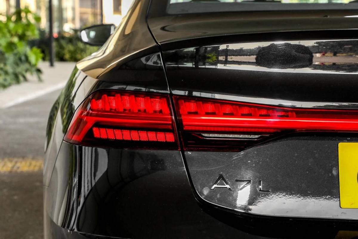 售价45.97万起，肖战代言的全新奥迪A7L香不香？竞争56E有戏吗？_搜狐汽车_搜狐网