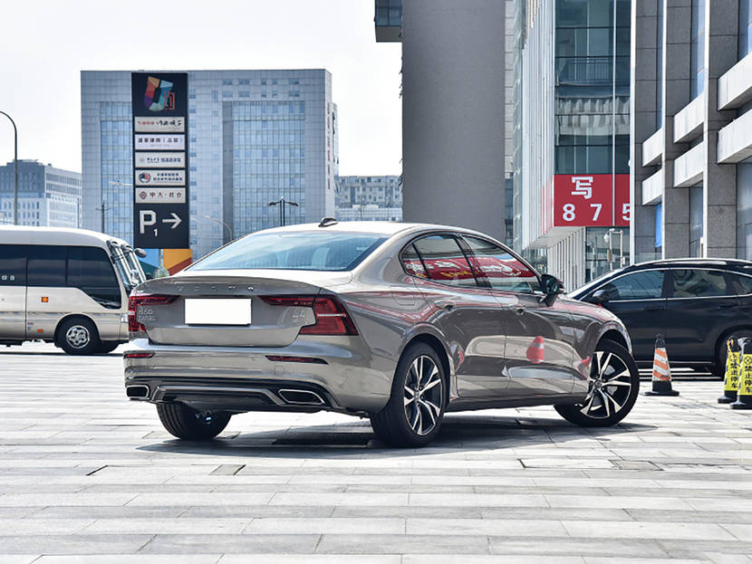 运动中型车除了“34C”，还有“56X”，别老盯着BBA，它们也很强_搜狐汽车_搜狐网