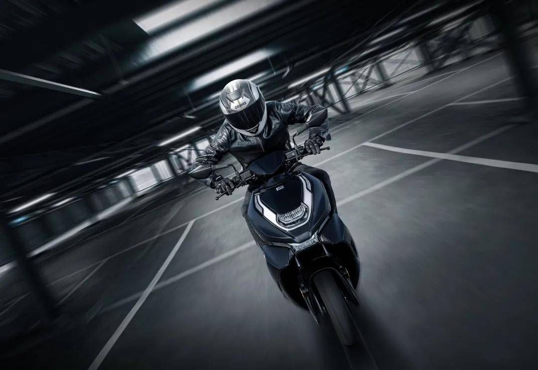 极核AE8定价有玄机！入局高端电摩，春风要玩真的？_搜狐汽车_搜狐网