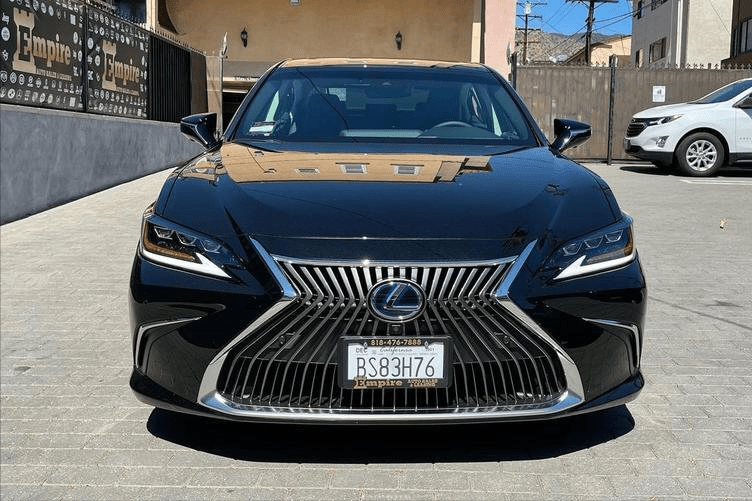 新款雷克萨斯ES300h实拍！换装2.5L混动引擎，优雅气质更浓郁！_搜狐汽车_搜狐网