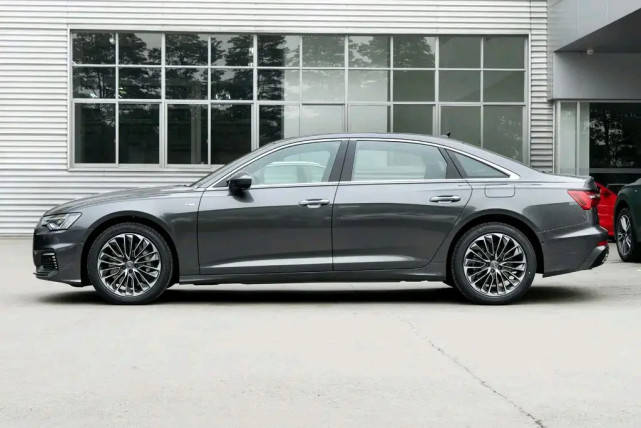 售价50.8万，油耗低至2.1L，奥迪 A6L PHEV表现如何？_搜狐汽车_搜狐网