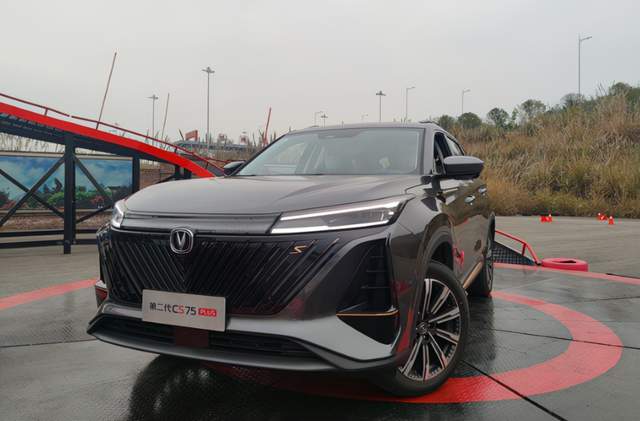 自主PK合资，第二代长安CS75PLUS太让人上头了_搜狐汽车_搜狐网