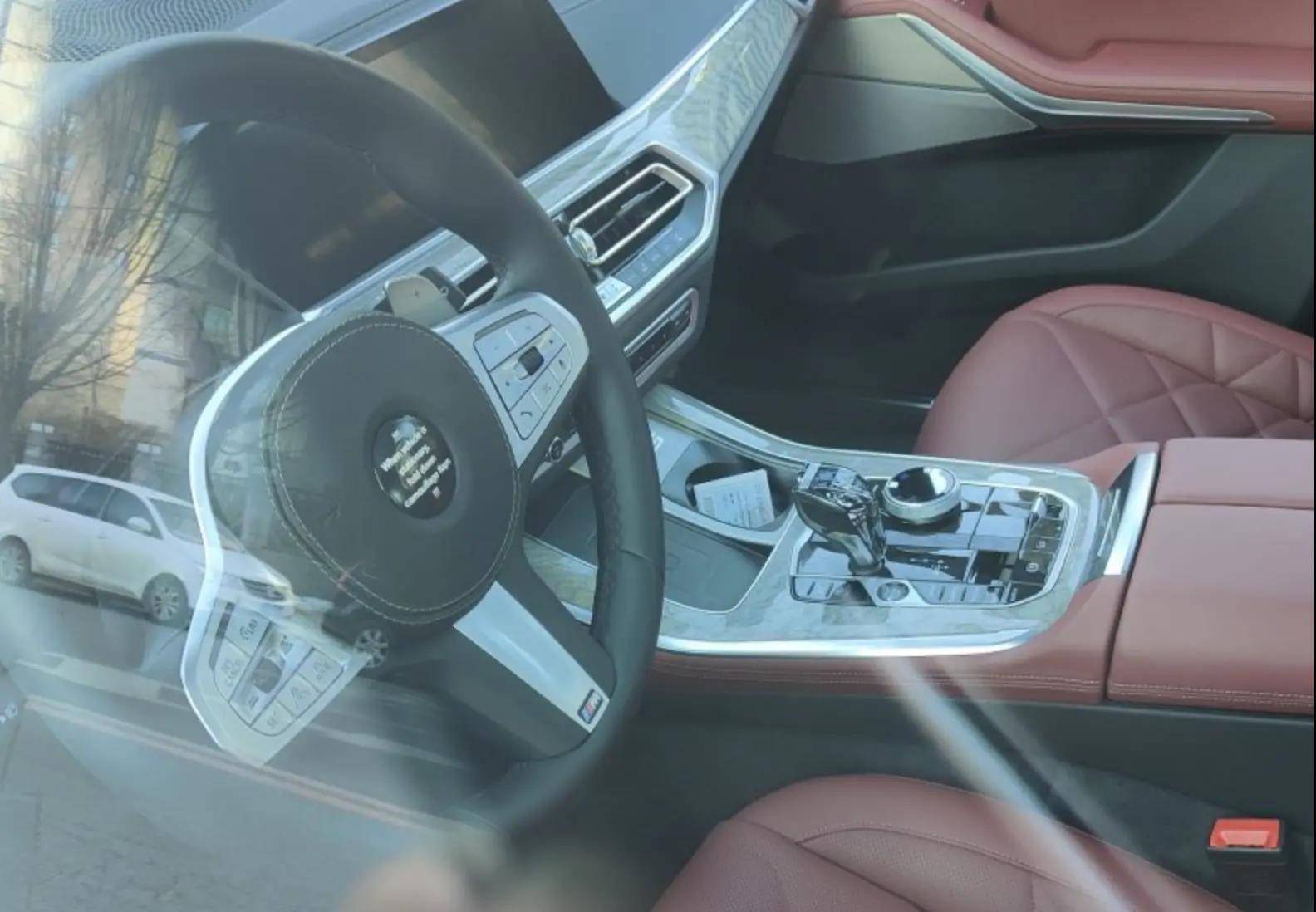 国产宝马X5L街拍真容 车长超5米+3.0T 60多万起贵吗？_搜狐汽车_搜狐网