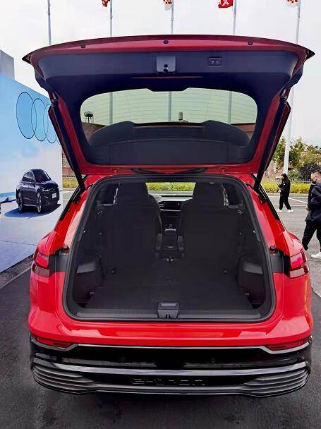 厦门试驾奥迪“双星”A7L：优雅奔放 Q5 e-tron：触电新生_搜狐汽车_搜狐网