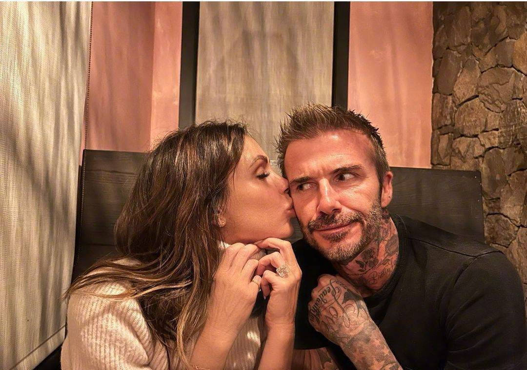 贝克汉姆与妻子维多利亚共享晚餐 氛围感超甜蜜-搜狐大视野-搜狐新闻