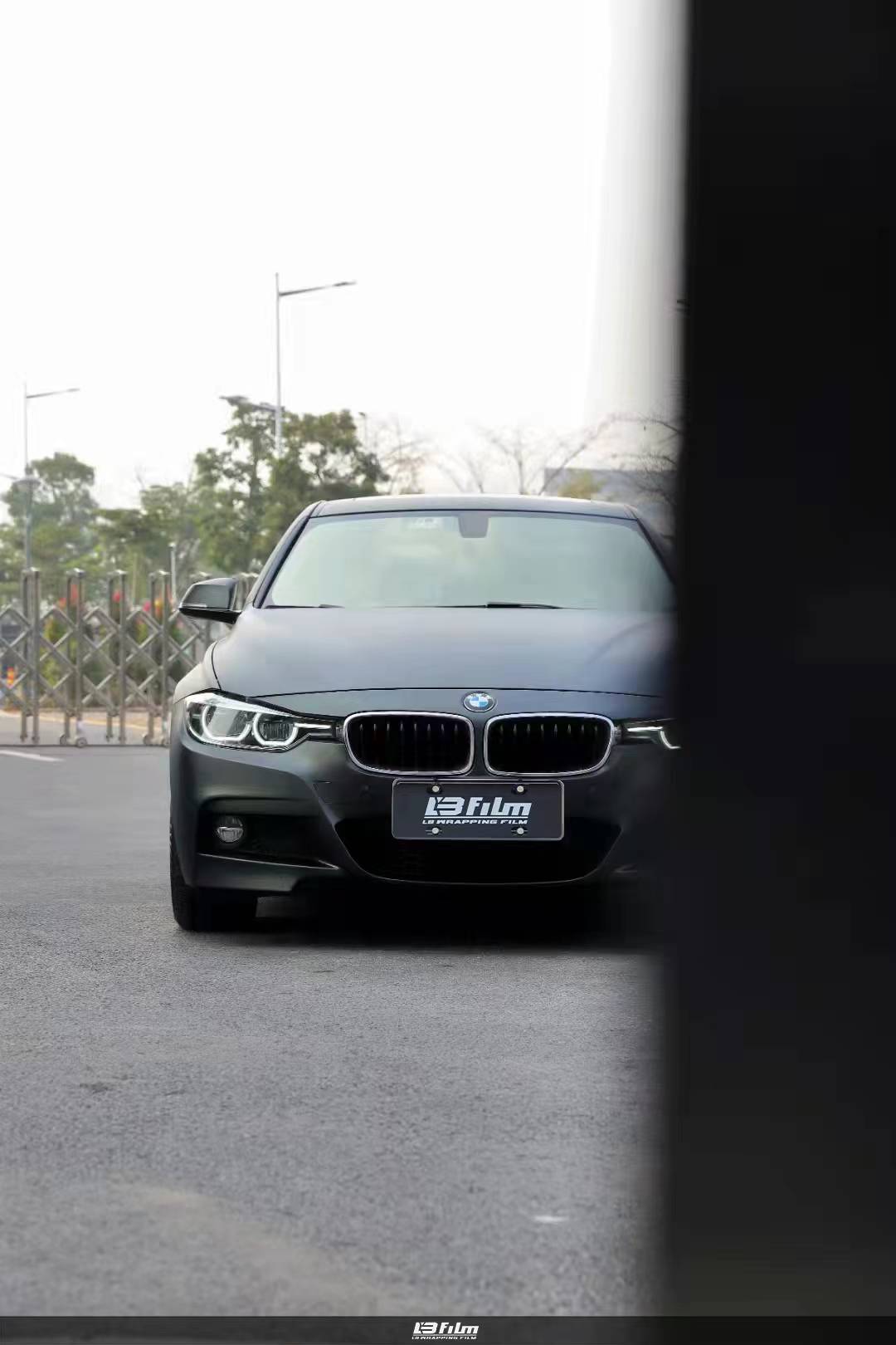 紫色与绿色的倾情相融，宝马3系超亚金属神秘绿改色膜 LBFILM_搜狐汽车_搜狐网