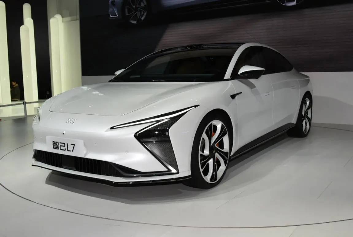 纯电续航615km 零百加速3.87秒 智己L7值36.88万吗？_搜狐汽车_搜狐网