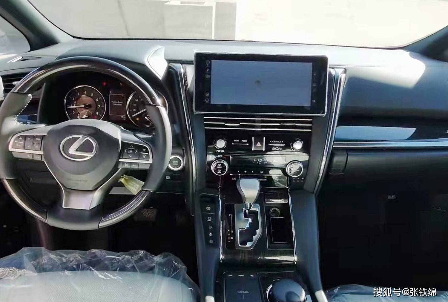 雷克萨斯LM350实车曝光，搭载3.5L+8AT动力，售价或超200万_搜狐汽车_搜狐网