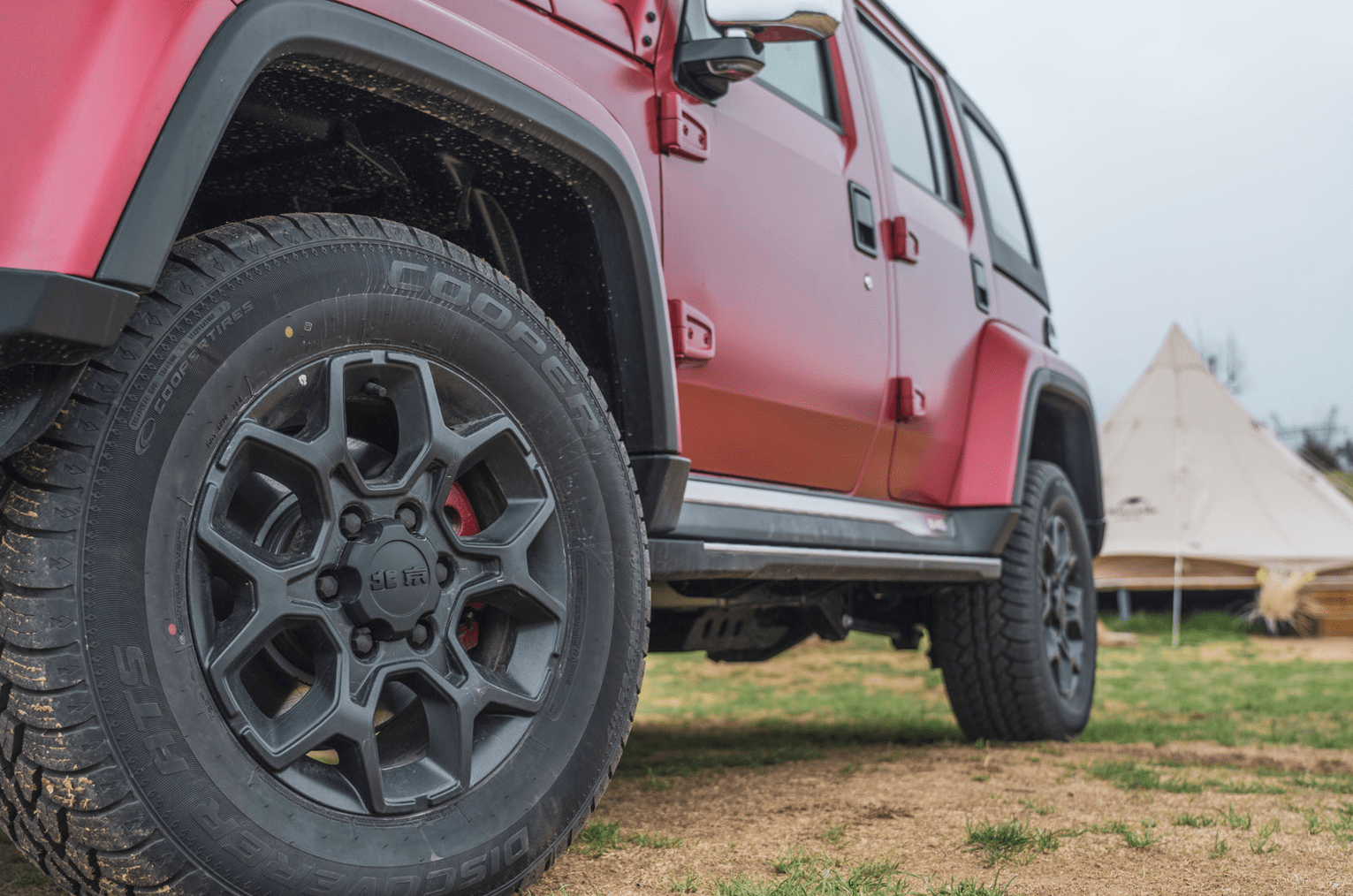 不用再等坦克300！续航1000km+三把锁，BJ40拿出越野“利器”_搜狐汽车_搜狐网