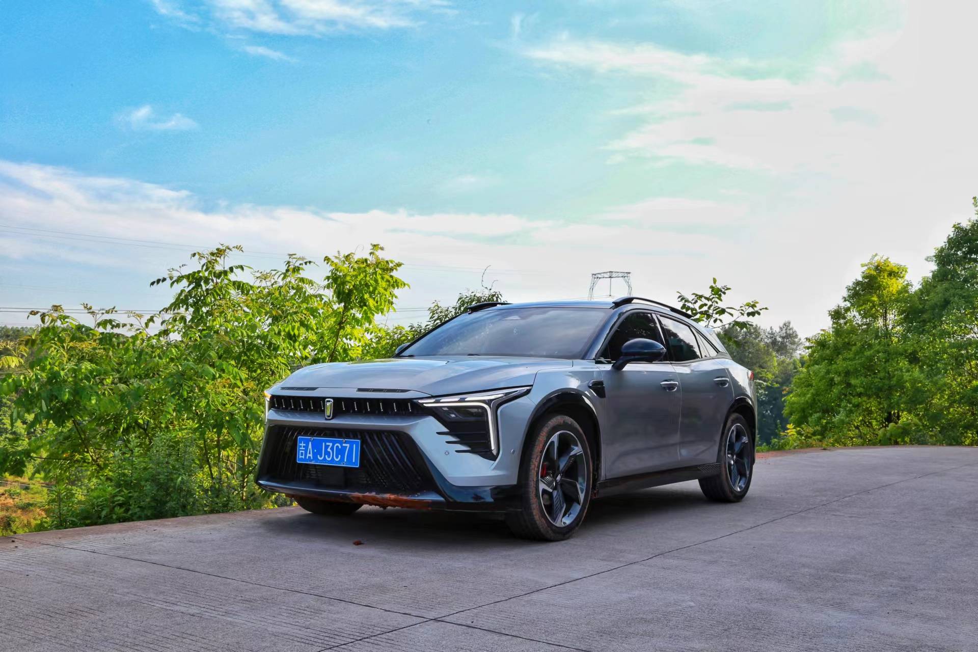 试驾奔腾B70S:轿跑造型很帅气，2.0T+6AT动力够足_搜狐汽车_搜狐网