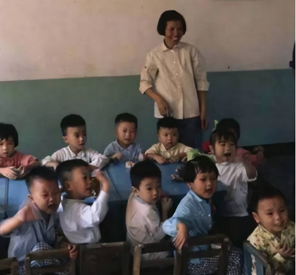 70年代幼儿园“旧照”曝光,90后父母看后感叹,这是梦中情园啊! 孩子 学费 收费