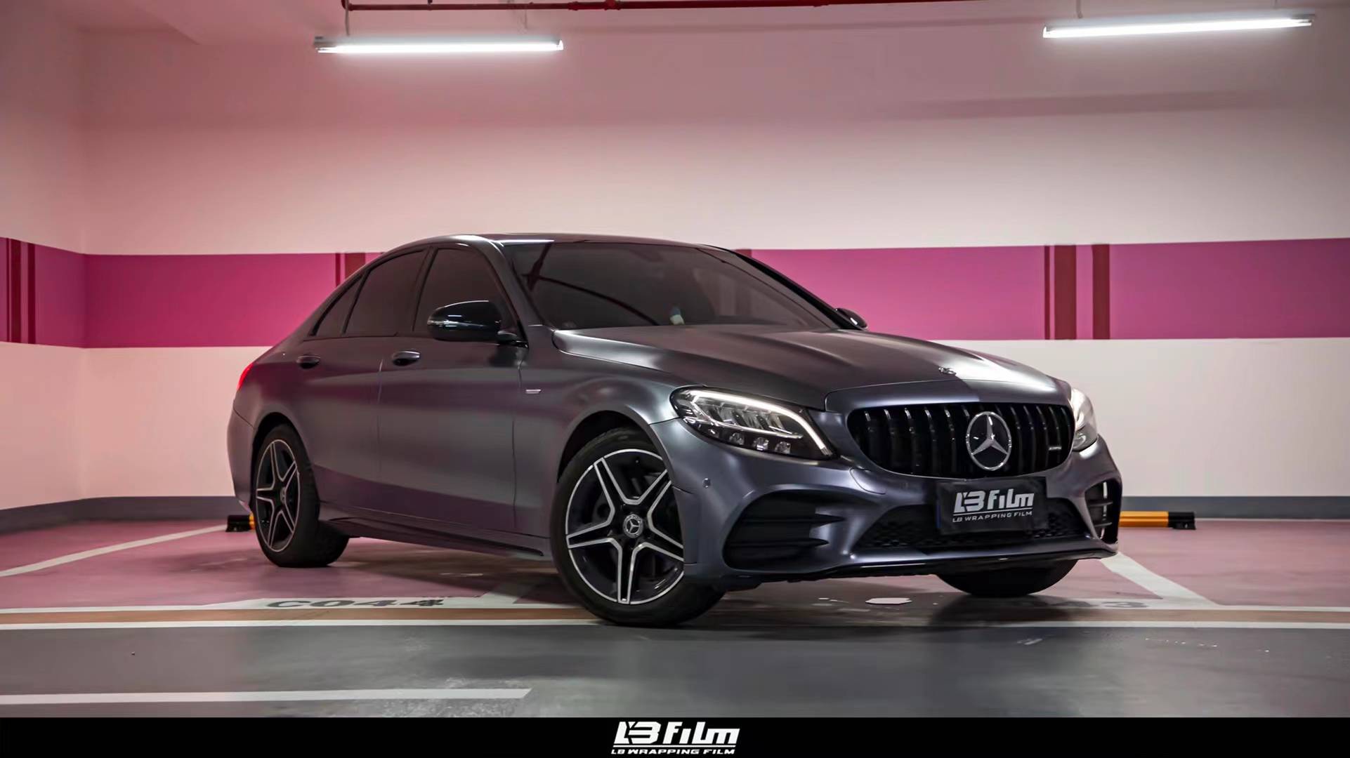 奔驰C260 - LBFILM改色膜电光金属午夜蓝_搜狐汽车_搜狐网