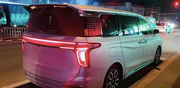 拓展品牌维度：红旗首款MPV车型HM9即将到来，或将与GL8等传统车型正面竞争！_搜狐汽车_搜狐网