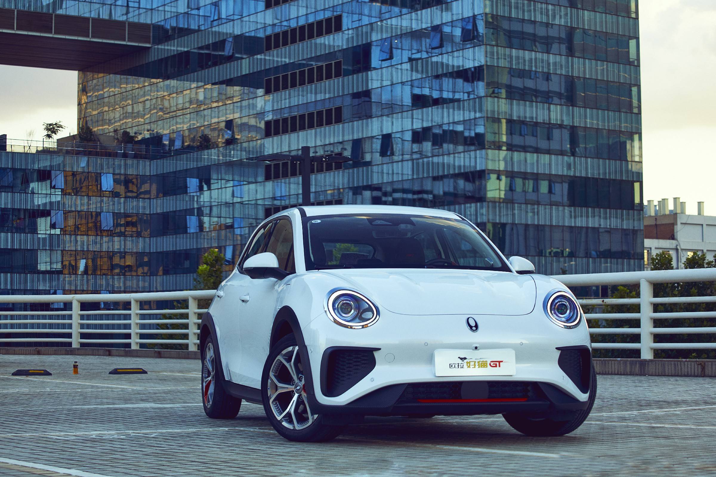 14.9万元！优雅且酷飒！2022款欧拉好猫GT 401km续航版上市_搜狐汽车_搜狐网