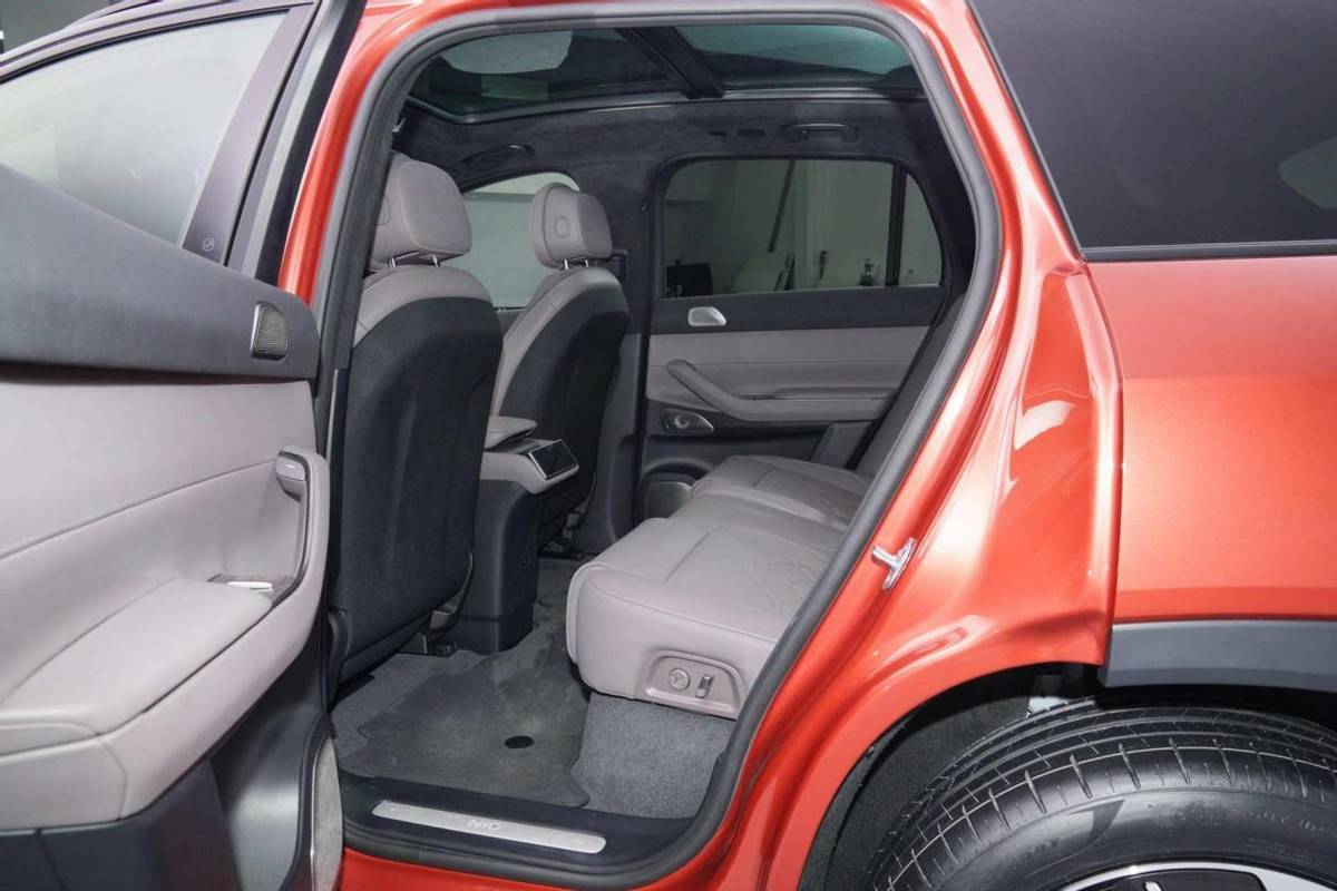 实拍蔚来ES7，46.8万起，轴距2960mm、3.9秒破百，值不值？_搜狐汽车_搜狐网