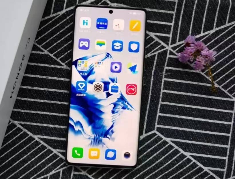 荣耀70Pro和红米K50Pro哪个更推荐买？网友评论很现实！_系列_华为_手机