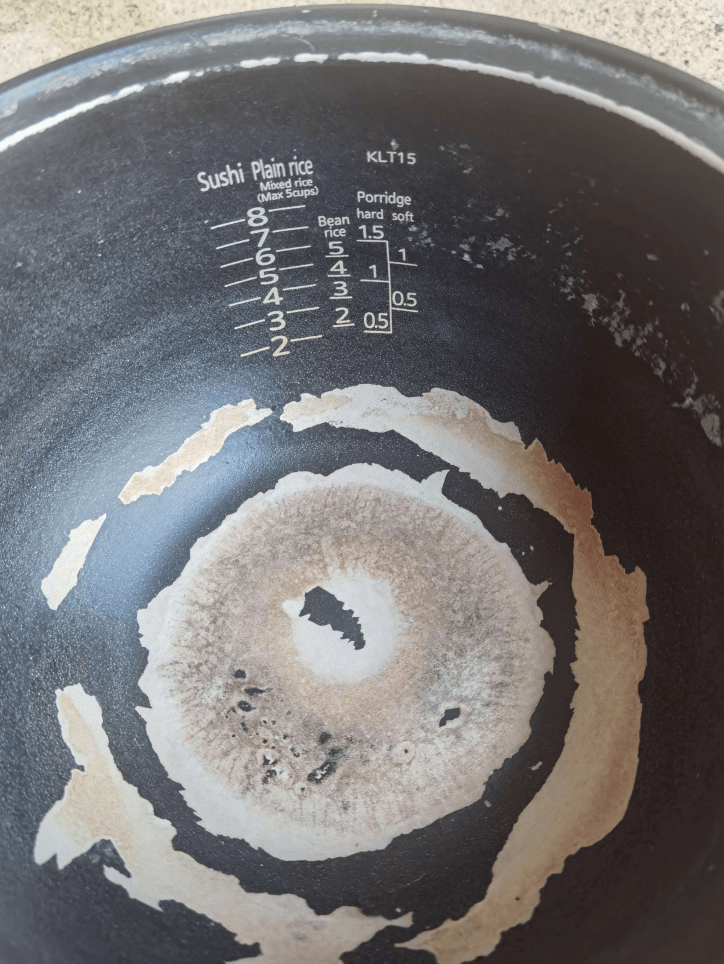 电饭煲涂层掉落危害有多大？不粘涂层脱落之后还能不能继续使用？ 内胆 食物 不粘锅